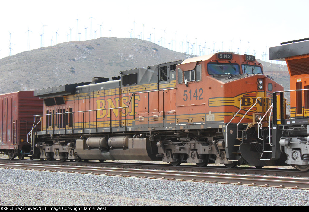 BNSF 5142